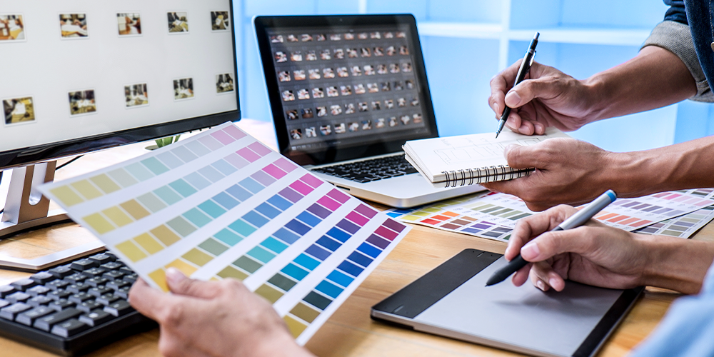 7 Tips to Create an Eye-Catching Event Program